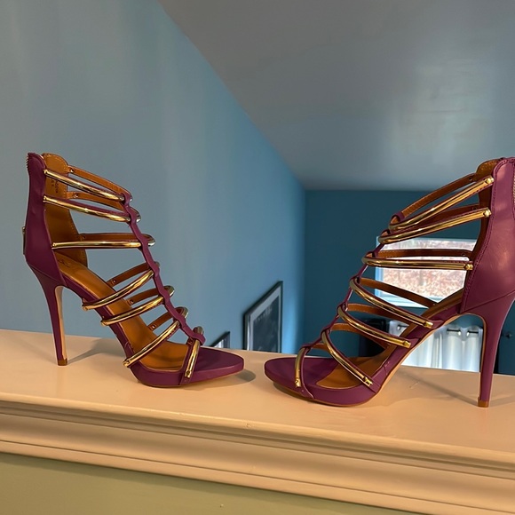 Scene Weaver | Shoes | Pair Of Beautiful Strapped Shoes | Poshmark